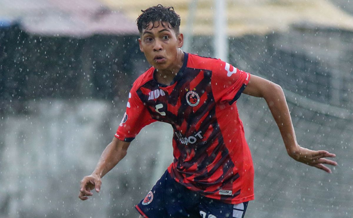 De la talacha a Chivas: La increíble historia de Brandon Rodríguez