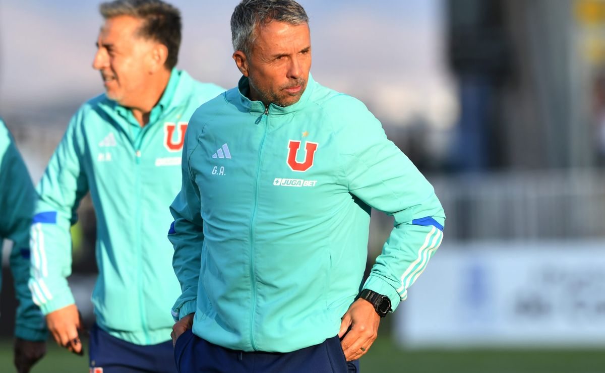 Formación oficial: Gustavo Álvarez tiene su primer once oficial en ...