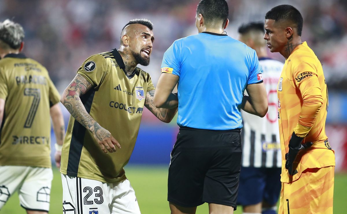 VIDEO: Así fue la revisión del VAR que salvó a Colo Colo - Bolavip Chile