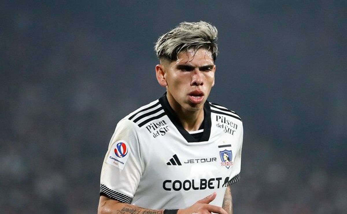 Jorge Valdivia se inmola para defender a Carlos Palacios de las críticas