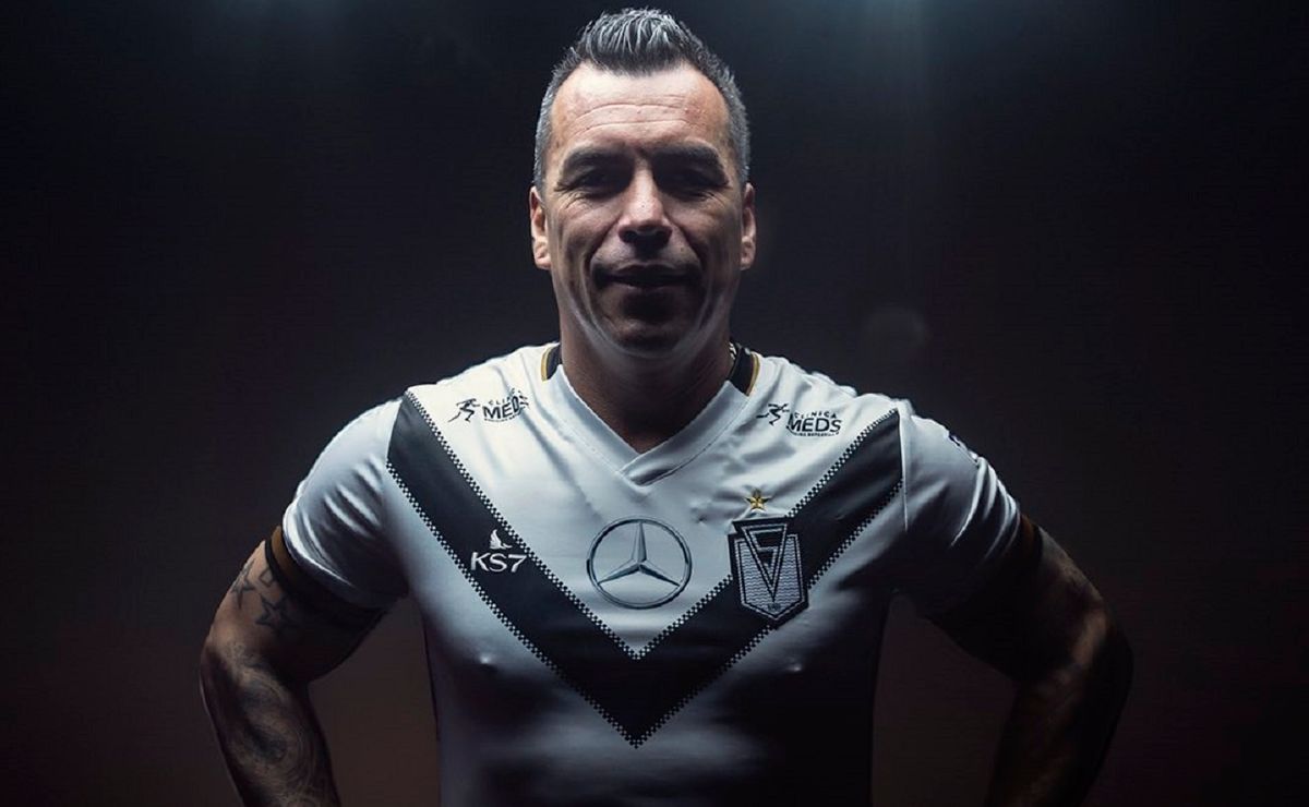 Oficial: Esteban Paredes es nuevo jugador de Santiago Morning - Bolavip ...