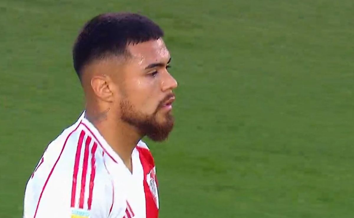 VIDEO: Paulo Díaz es protagonista de grosero error - Bolavip Chile