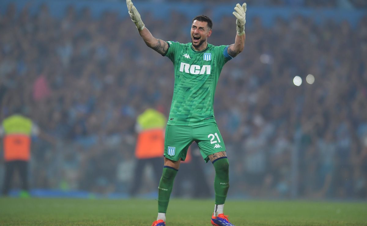 Gabriel Arias tiene actuación espectacular y Racing Club se clasifica a ...