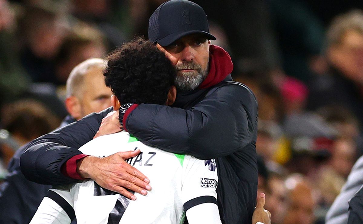 El Abrazo De Oso Que Le Dio Klopp A Díaz Frente A Todo El Mundo