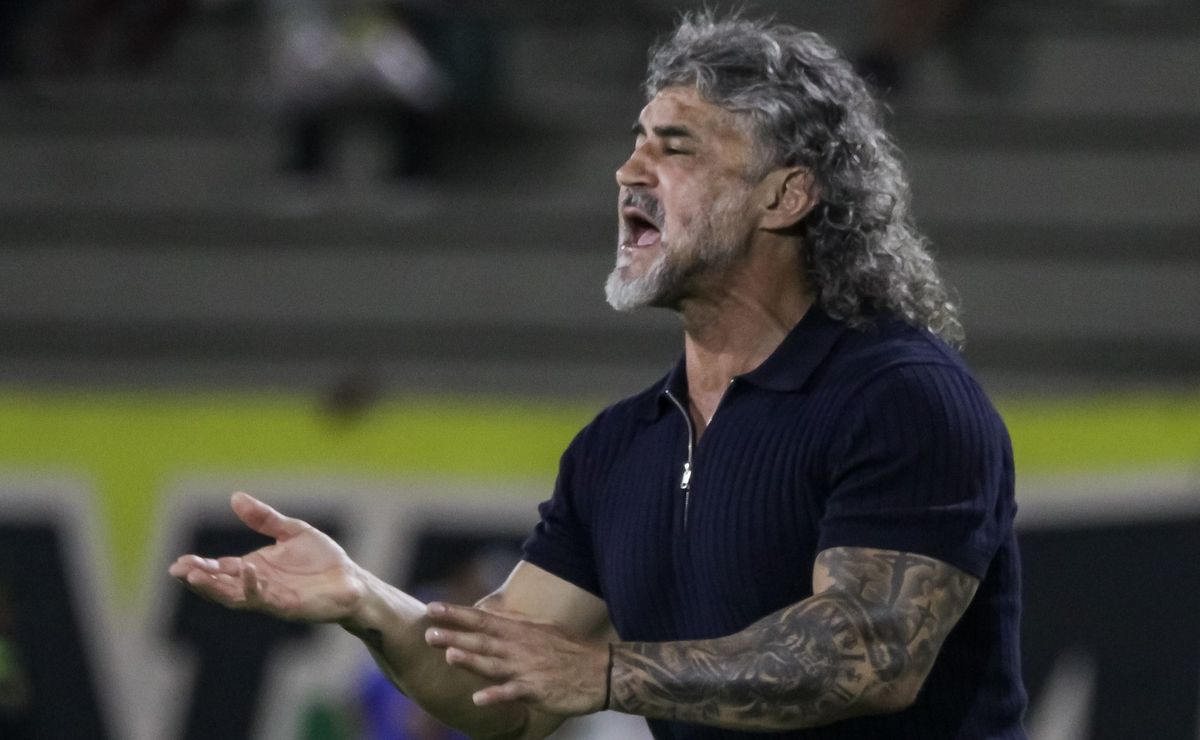 Leonel Álvarez molesto con la Dimayor, tras triunfo de Bucaramanga con Racing