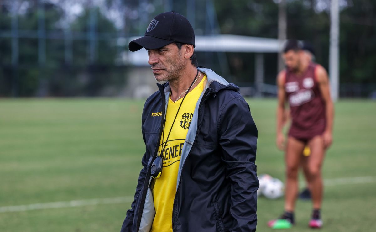 ¿Problemas internos?: Informan de una discusión entre Fabián Bustos y ...