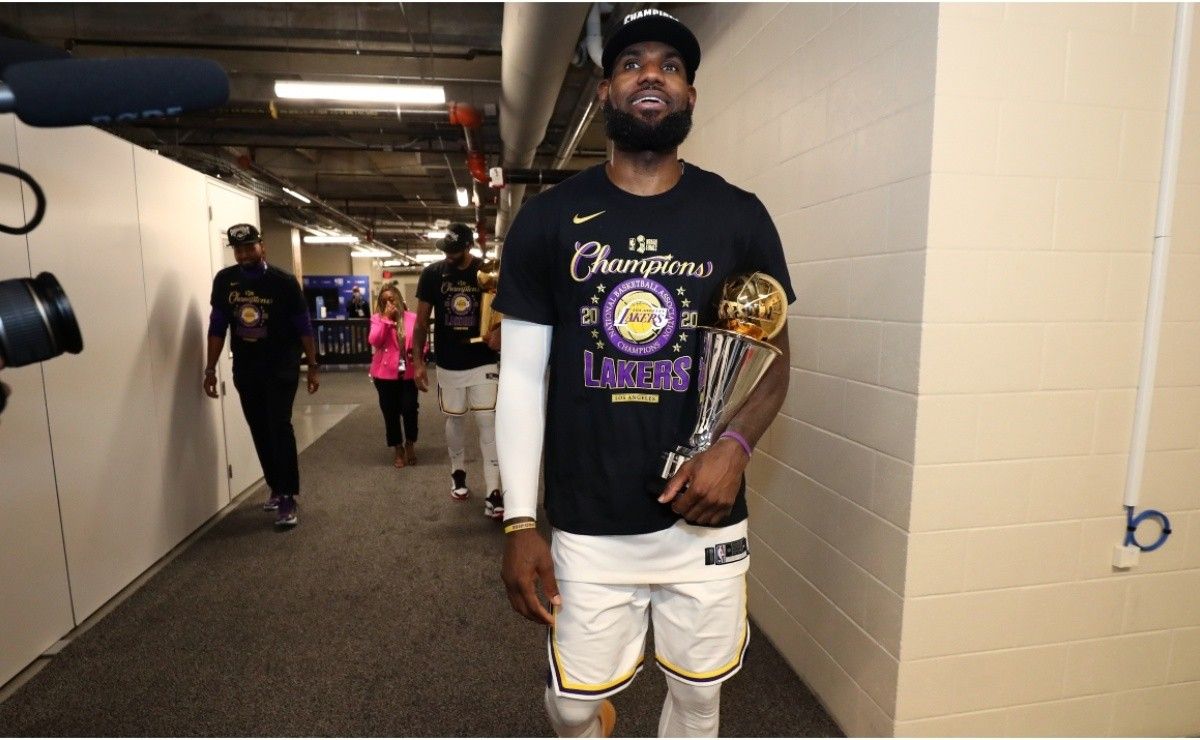 LeBron James' heartfelt tribute to Kobe Bryant after winning the NBA ...