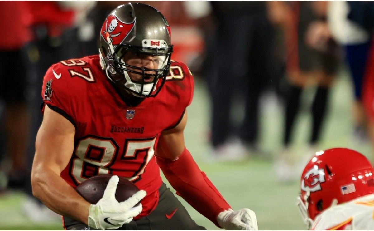 Rob Gronkowski revealed his hilarious routine for the Bucs' BYE week ...