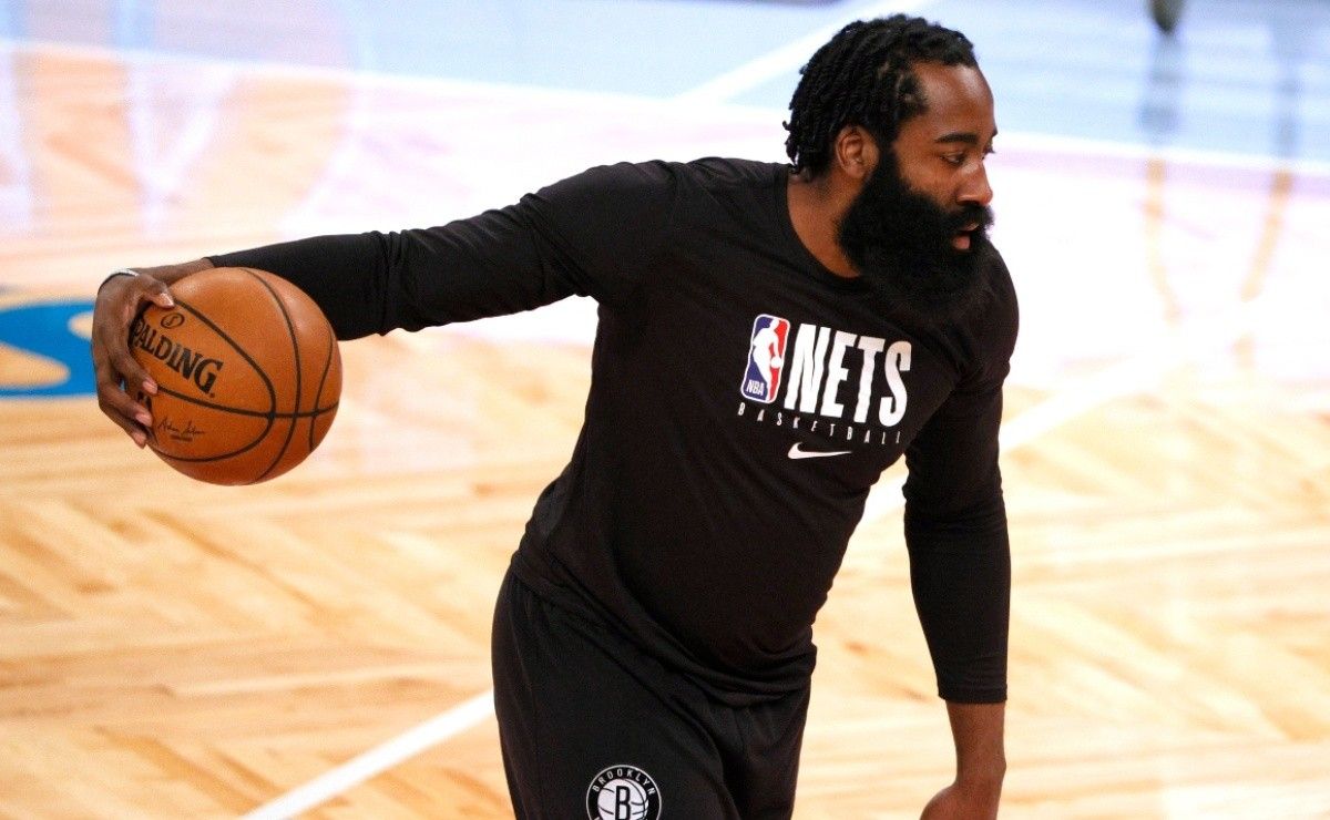 “He put on a fat suit just so he can get traded”: NBA fans go crazy ...