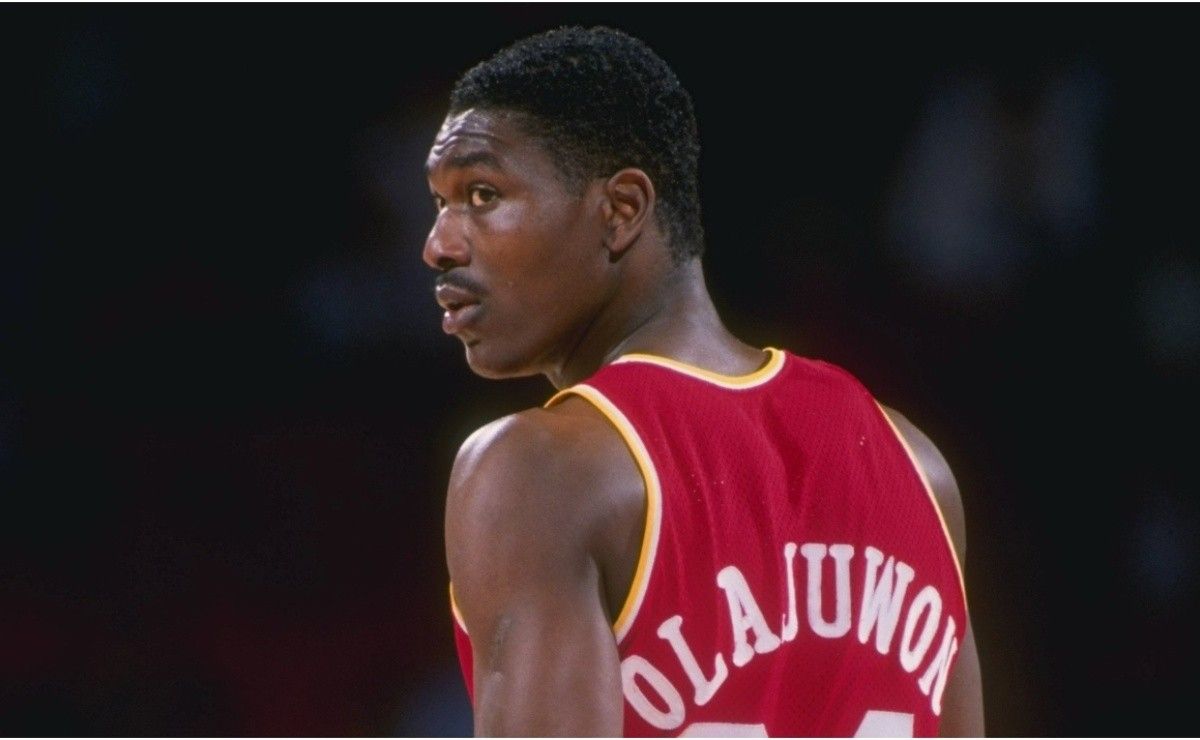 Hakeem Olajuwon explains why Michael Jordan is 'far superior' to LeBron ...