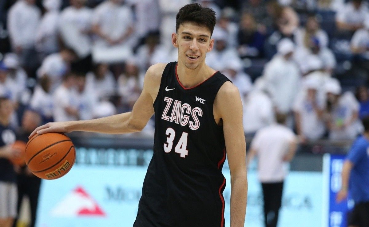 Chet Holmgren's Profile: Height, weight, shoe size, age, and parents ...