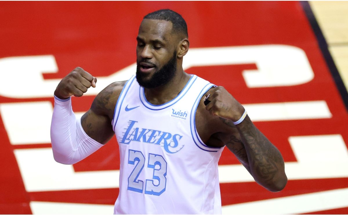 LeBron James Lakers salary: How much does he make per hour, day, week ...