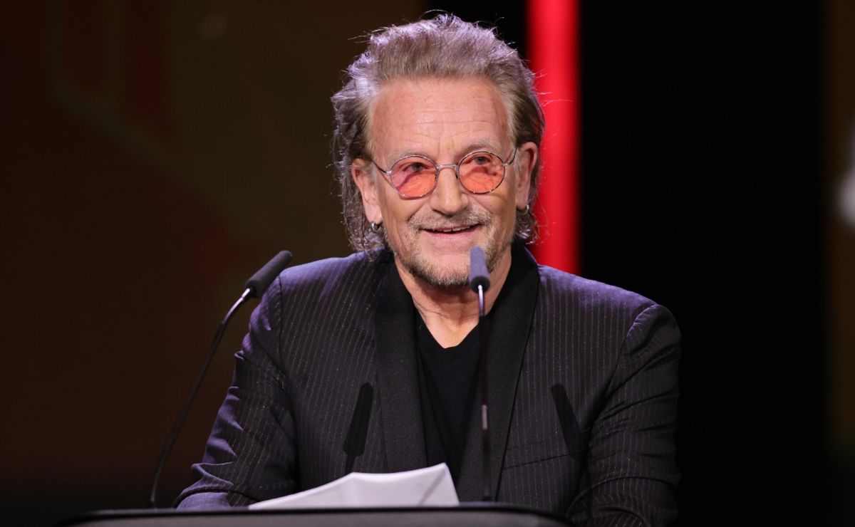 U2 singer Bono celebrates his birthday cheering for his favorite Serie ...