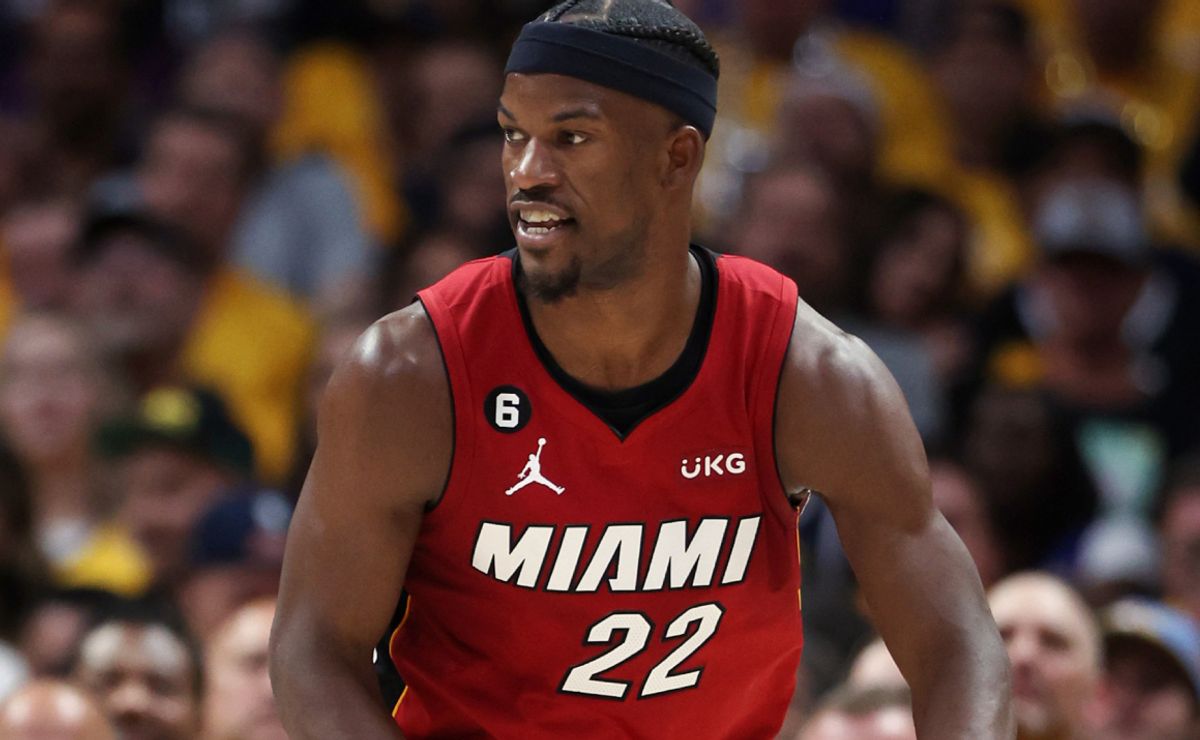 Jimmy Butler delivers big message for Heat players after dreadful Game 1 - Bolavip US