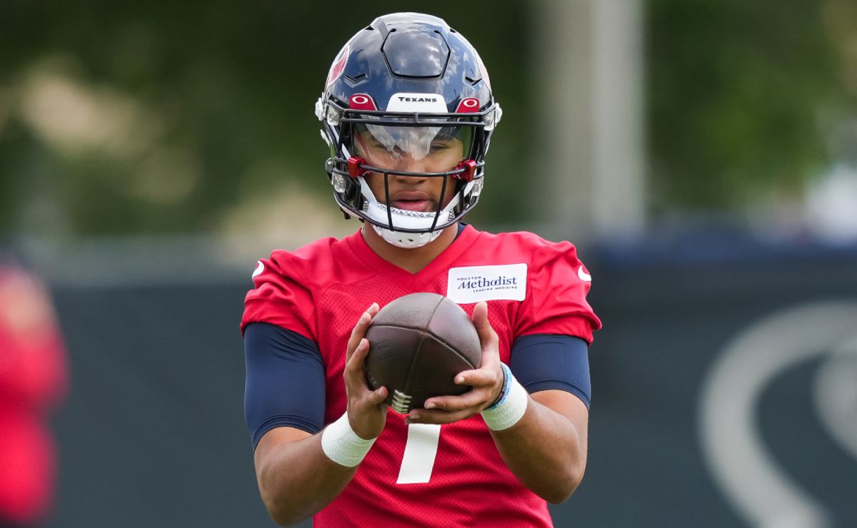 NFL News: Texans QB C.J. Stroud names his current Top 5 quarterbacks ...