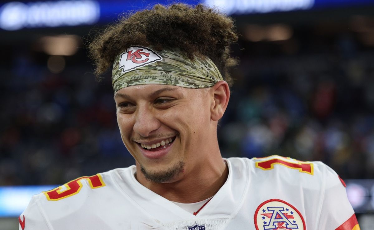 NFL News: Patrick Mahomes gets real on playing against Aaron Rodgers in ...