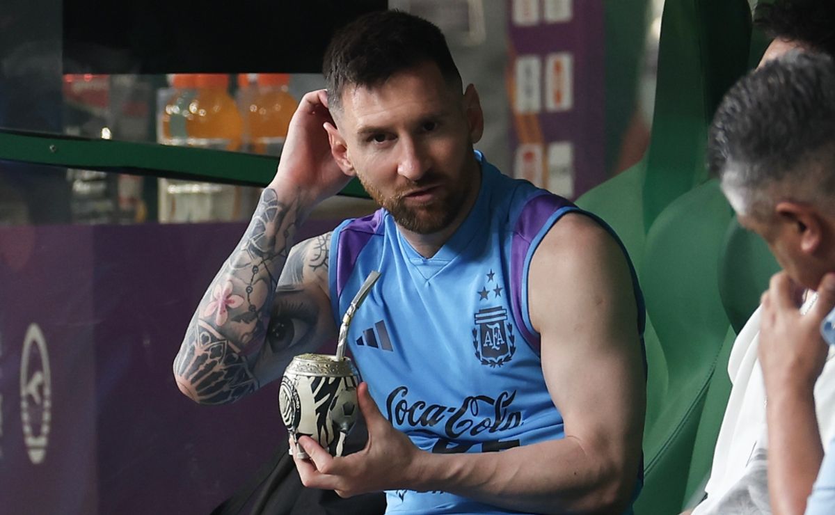 Lionel Messi detained at Chinese airport for ridiculous reason: What ...