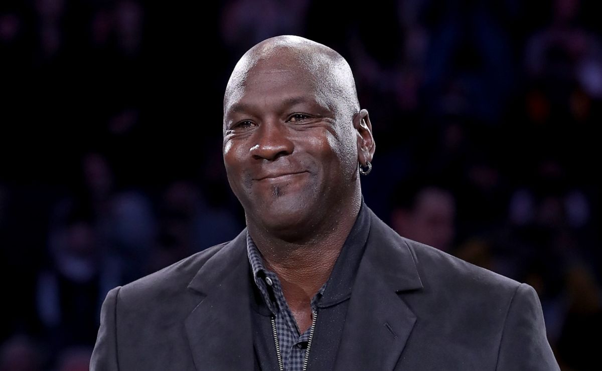 Michael Jordan: the incredible amount of money he got for selling the ...