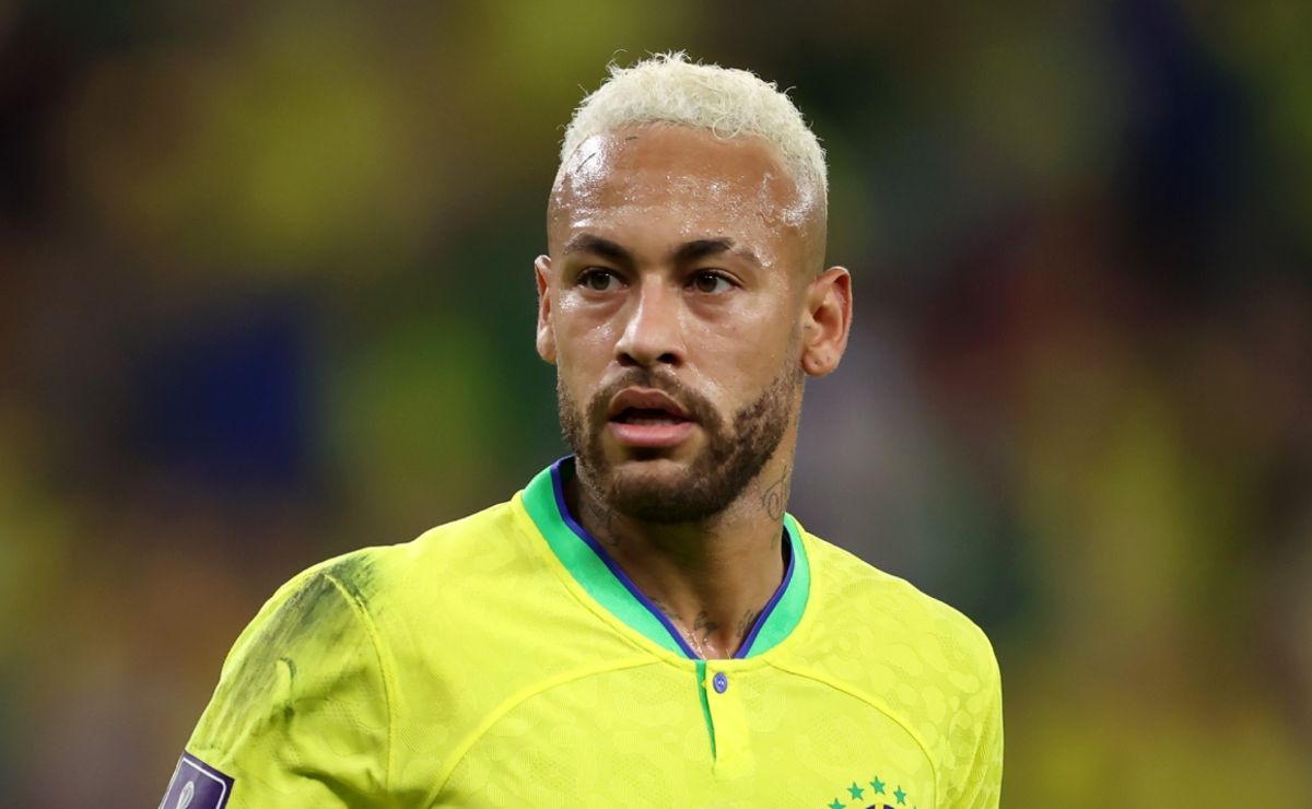 Neymar is caught in cheating scandal with famous model Celeste Bright ...