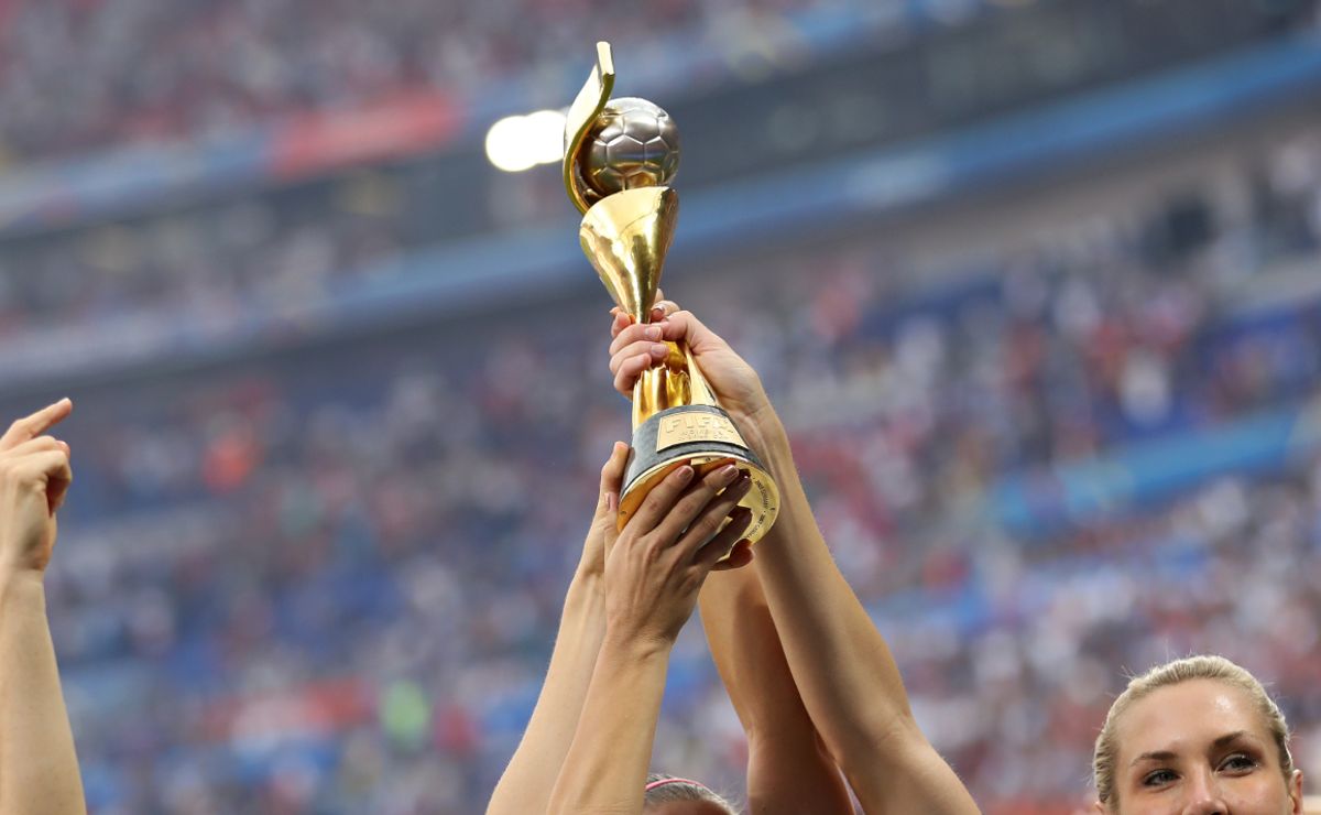 FIFA Women's World Cup 2023 Trophy: Name, Size, Materials, and Value ...