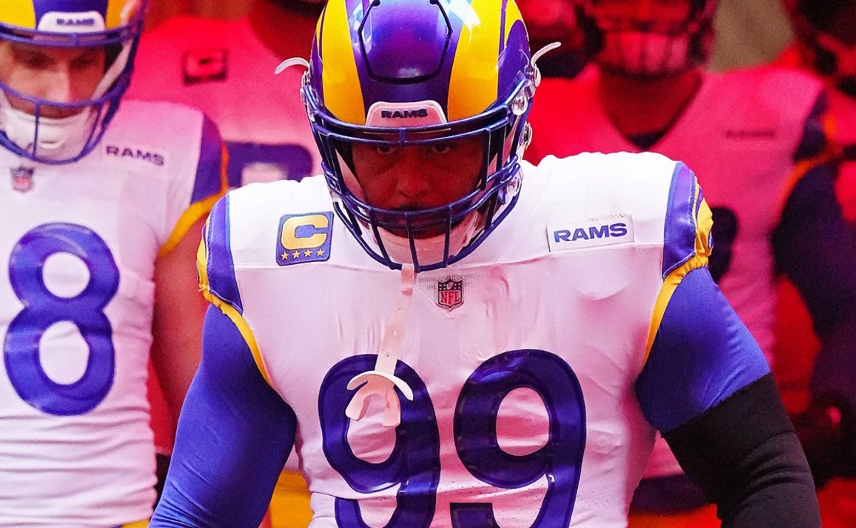 Rams' Aaron Donald breaks an impressive record he shared with Peyton ...