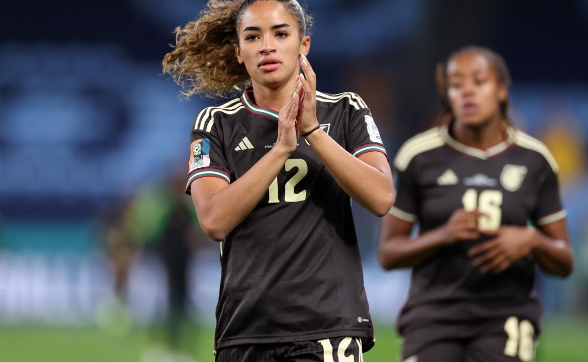 Kiki Van Zanten's Profile: Age, Height, Parents, and Social Media ...