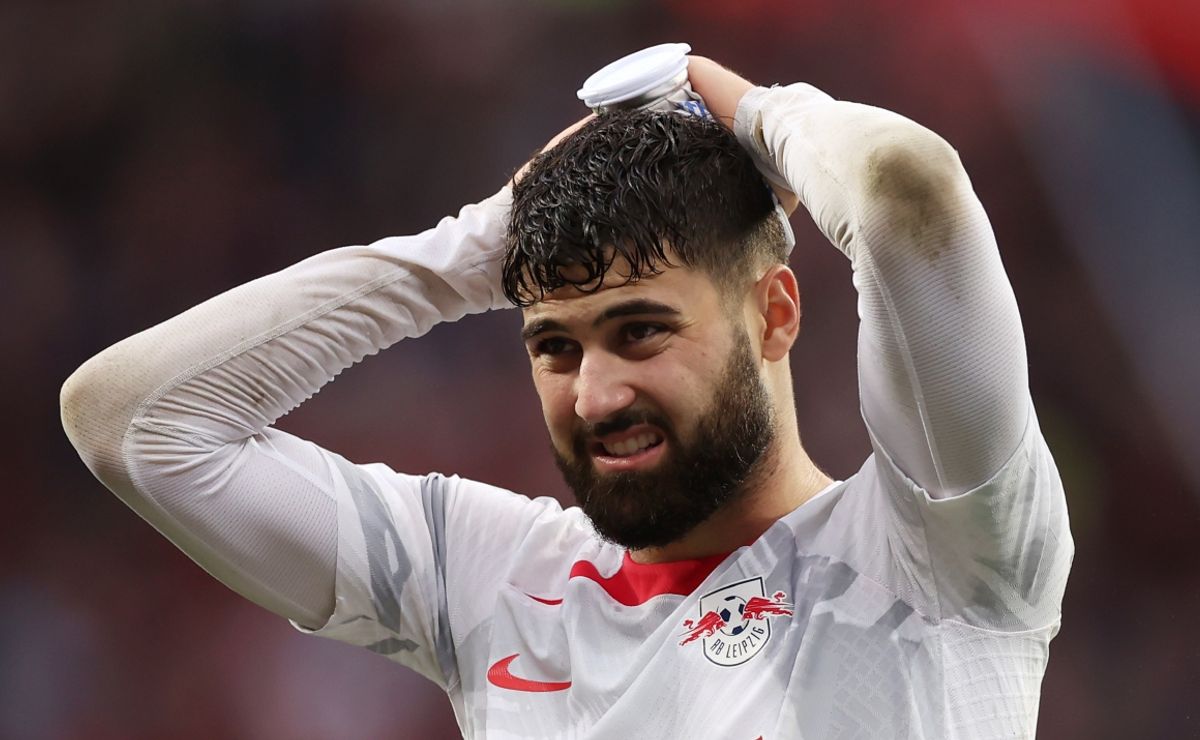 Manchester City officially sign the 'best defender' in the world ...