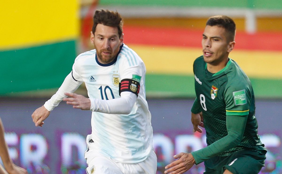 Former Bolivia international prefers Messi to play: 'I've seen him ...