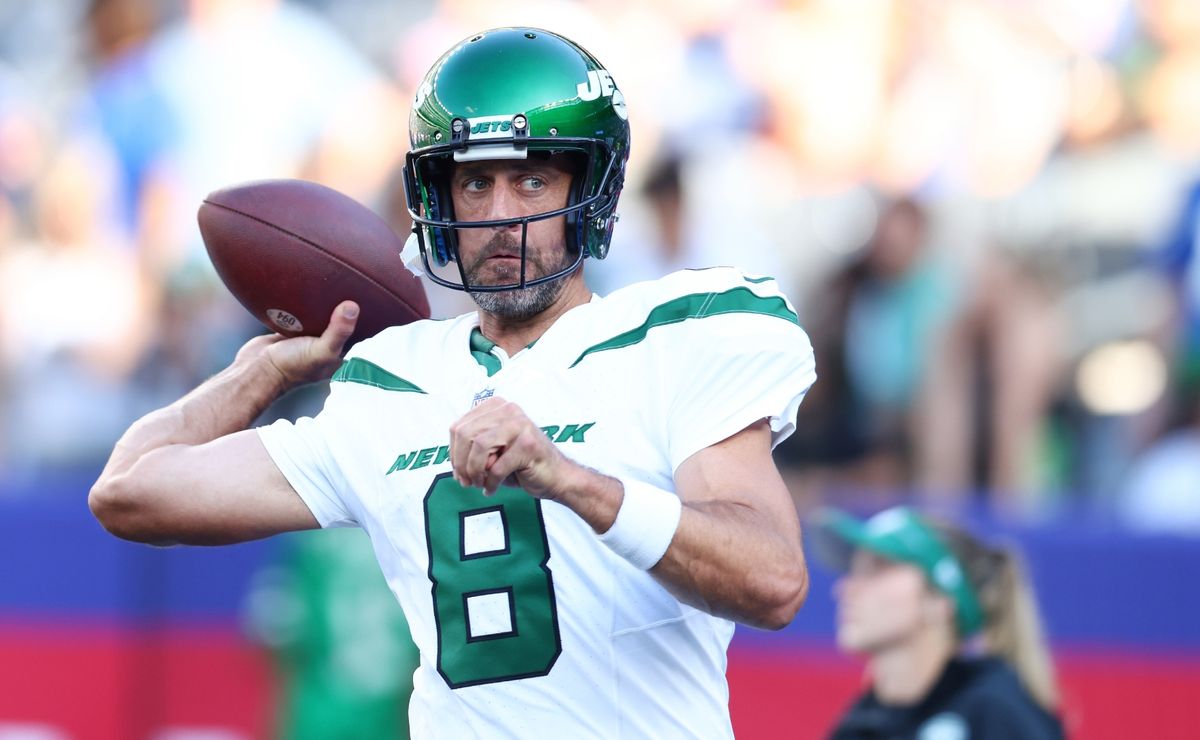 NFL Rumors: Aaron Rodgers says he could return sooner than expected ...