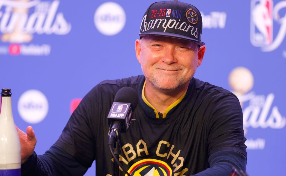 Nuggets coach Mike Malone claps back at Anthony Davis over beef with ...