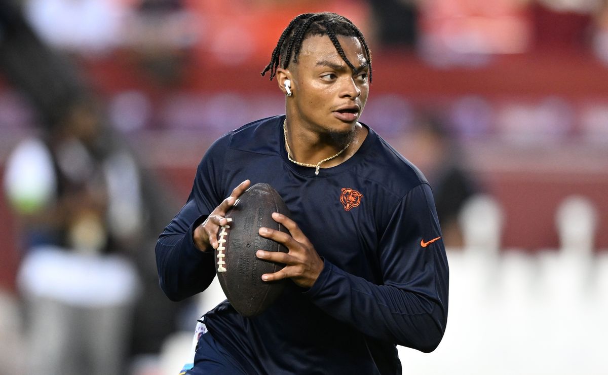Bears' Justin Fields makes history with statline in win vs. Commanders ...