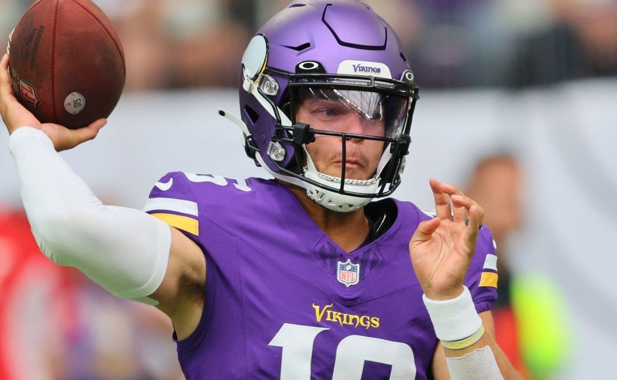 Jaren Hall Profile: Age, wife, children, weight, height and contract - Bolavip US