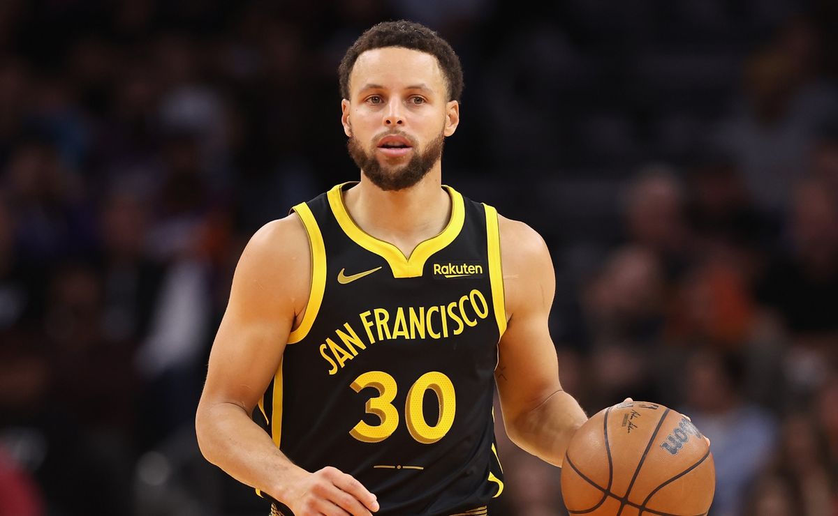 Stephen Curry mentions MJ and two NBA legends he'd have liked to play ...