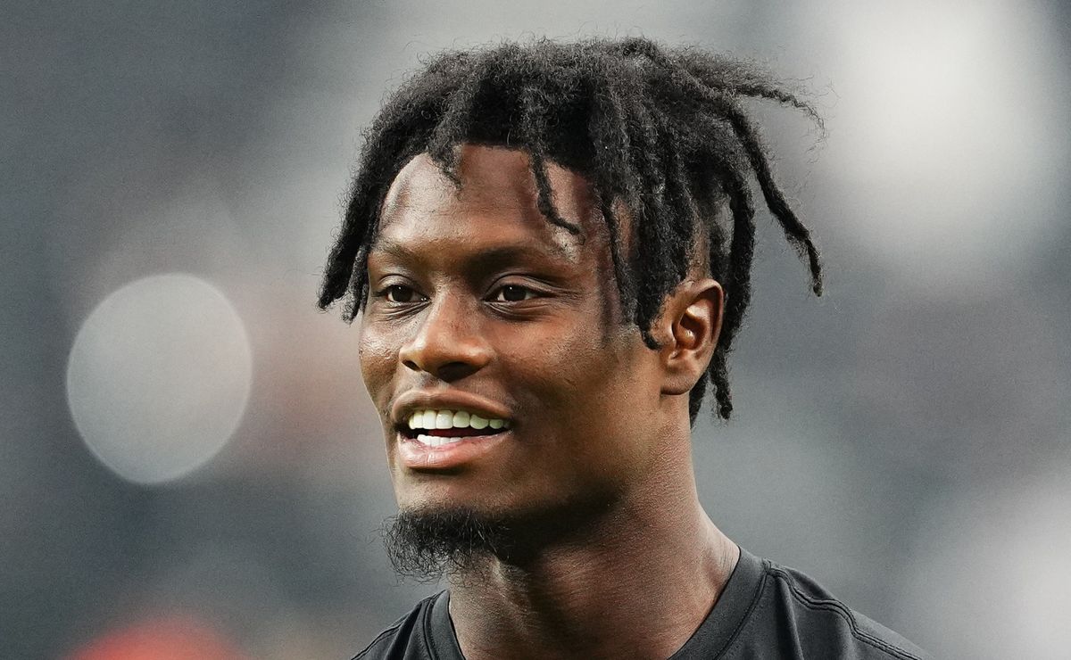 Pittsburgh Steelers: WR George Pickens takes a big shot at his critics ...