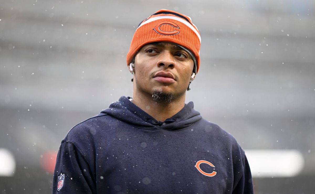 Justin Fields reveals why he unfollowed the Bears on Instagram amid ...
