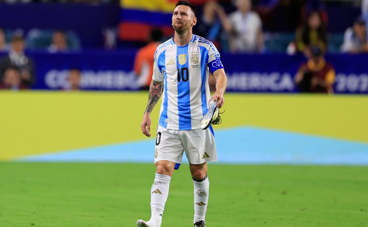 Video: Messi bursts into tears, asks to be subbed off in Copa America ...