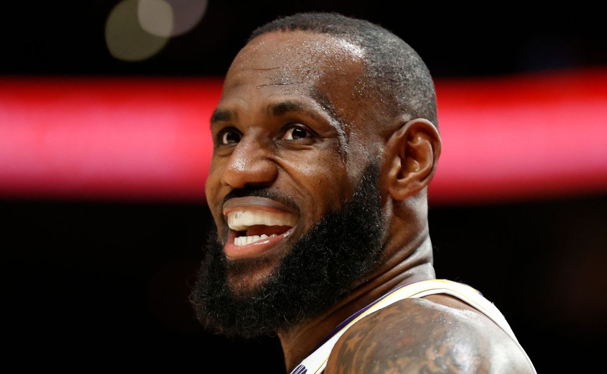 LeBron James sends special message to Stephen Curry after Team USA win vs Serbia in Paris 2024 ...