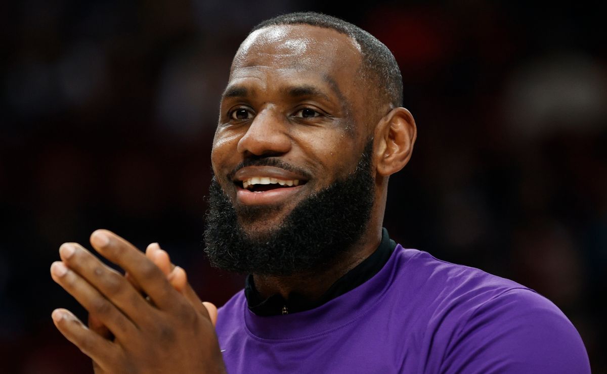 LeBron James or Michael Jordan? Kansas City Chiefs players vote the NBA ...