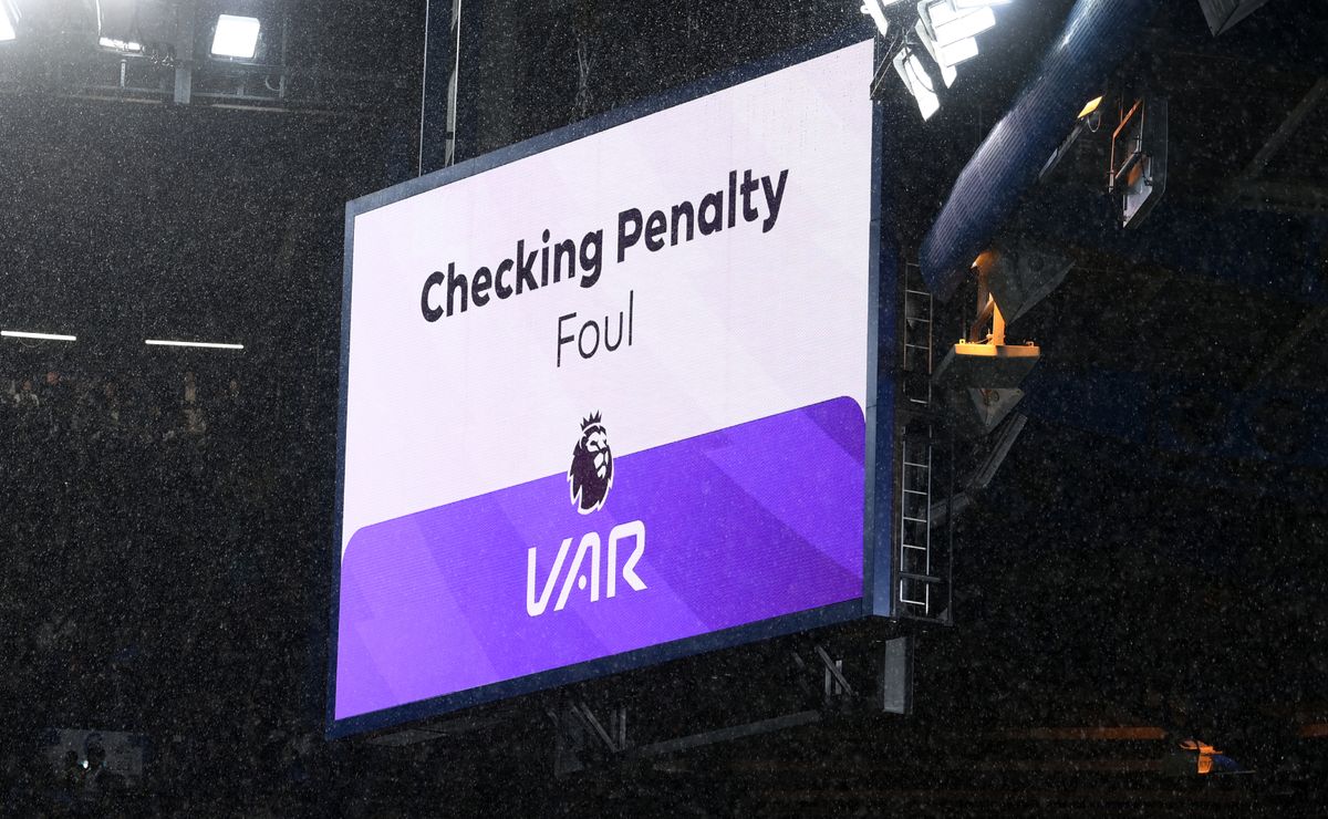Premier League: VAR will have a surprising new feature for the 2024/25 ...