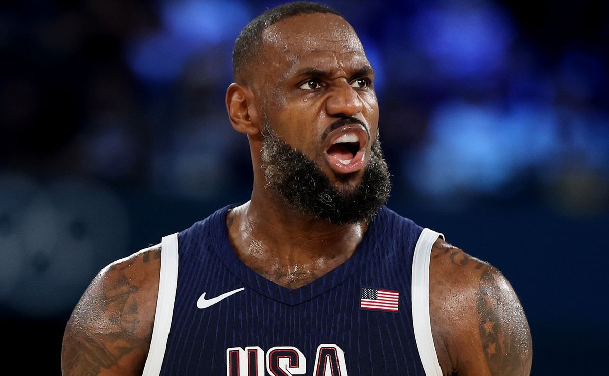 Lakers' LeBron James fuels speculation by vacationing with Warriors ...