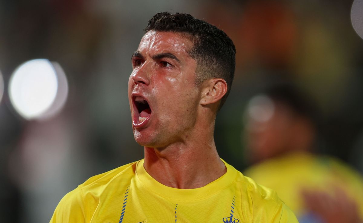 Cristiano Ronaldo gets close to 900 career goals with great header for ...