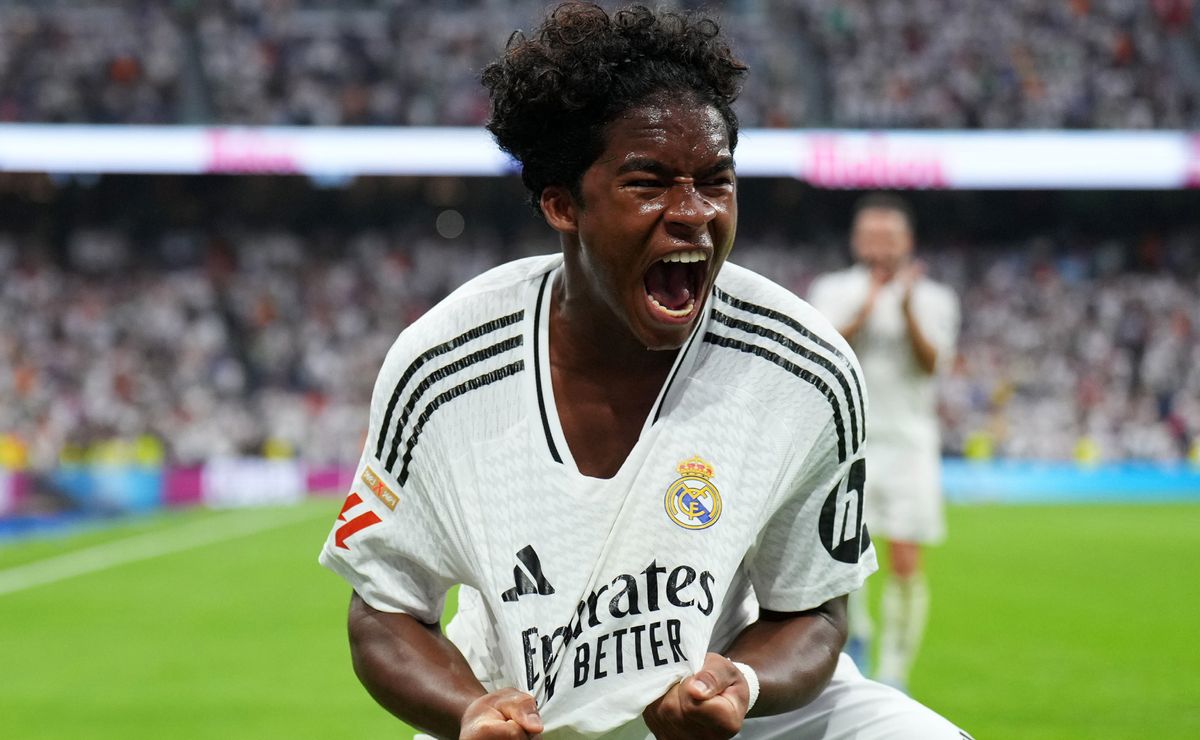 Video: Endrick scores great goal in Real Madrid debut at the Santiago ...