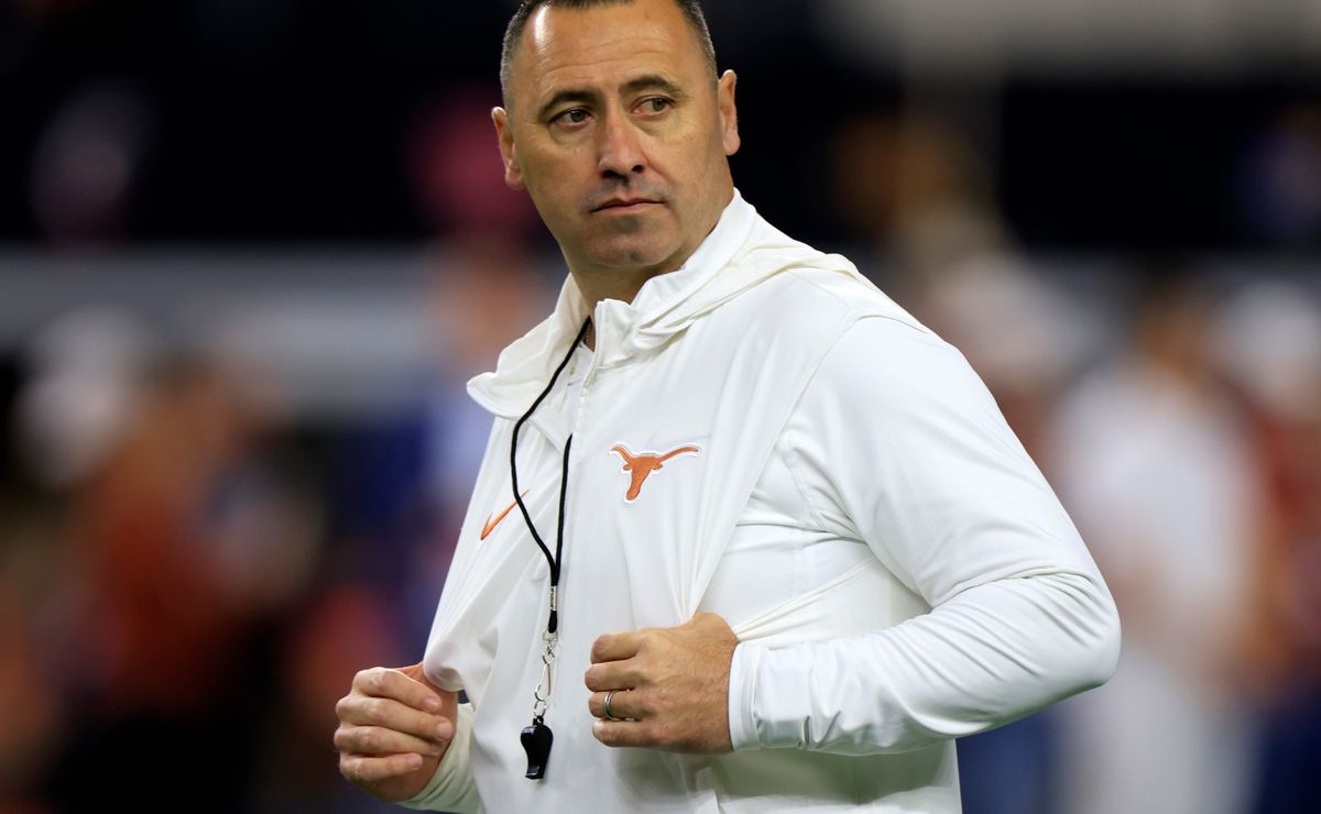 Report: Texas Longhorns HC Steve Sarkisian still doesn't make final decision on week 1 starting ...