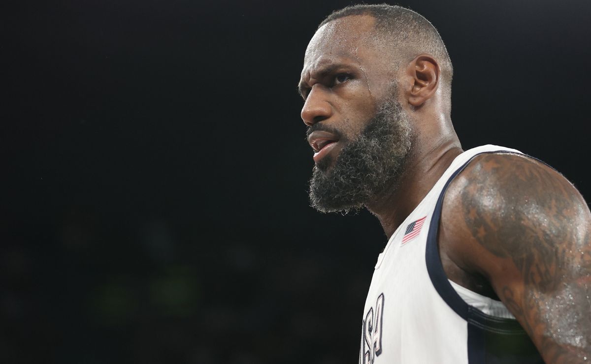 LeBron James strongly defends Josh Allen as NFL players vote Bills star ...