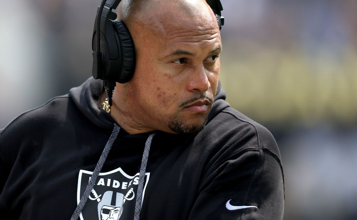 NFL News: Las Vegas Raiders HC Antonio Pierce loses key player for the ...