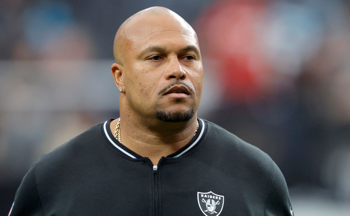 NFL News: Las Vegas Raiders HC Antonio Pierce loses two key players for ...