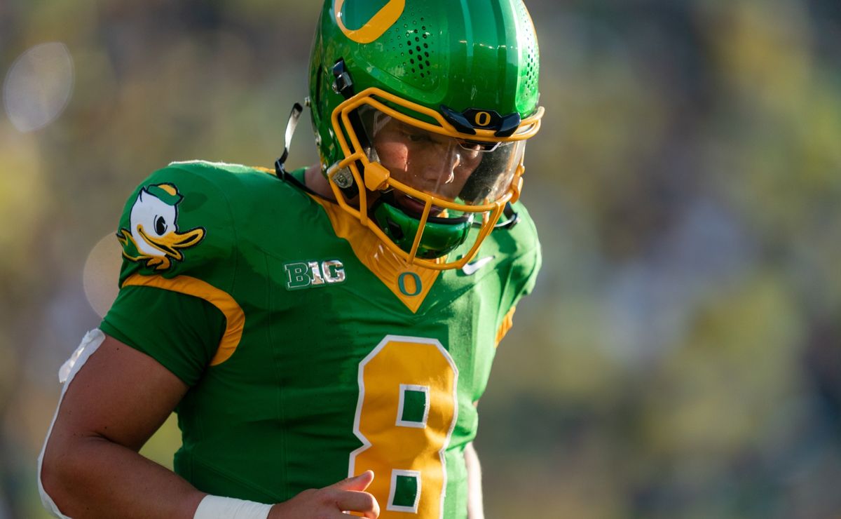 Ncaaf News Ducks Hc Dan Lanning Makes Something Clear About Dillon