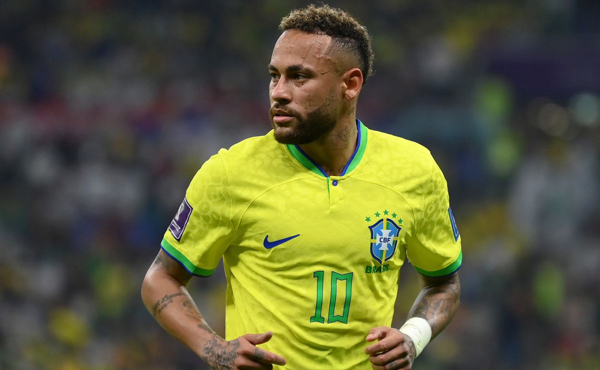 Al Hilal star Neymar names his favorite candidate to win the 2024 ...