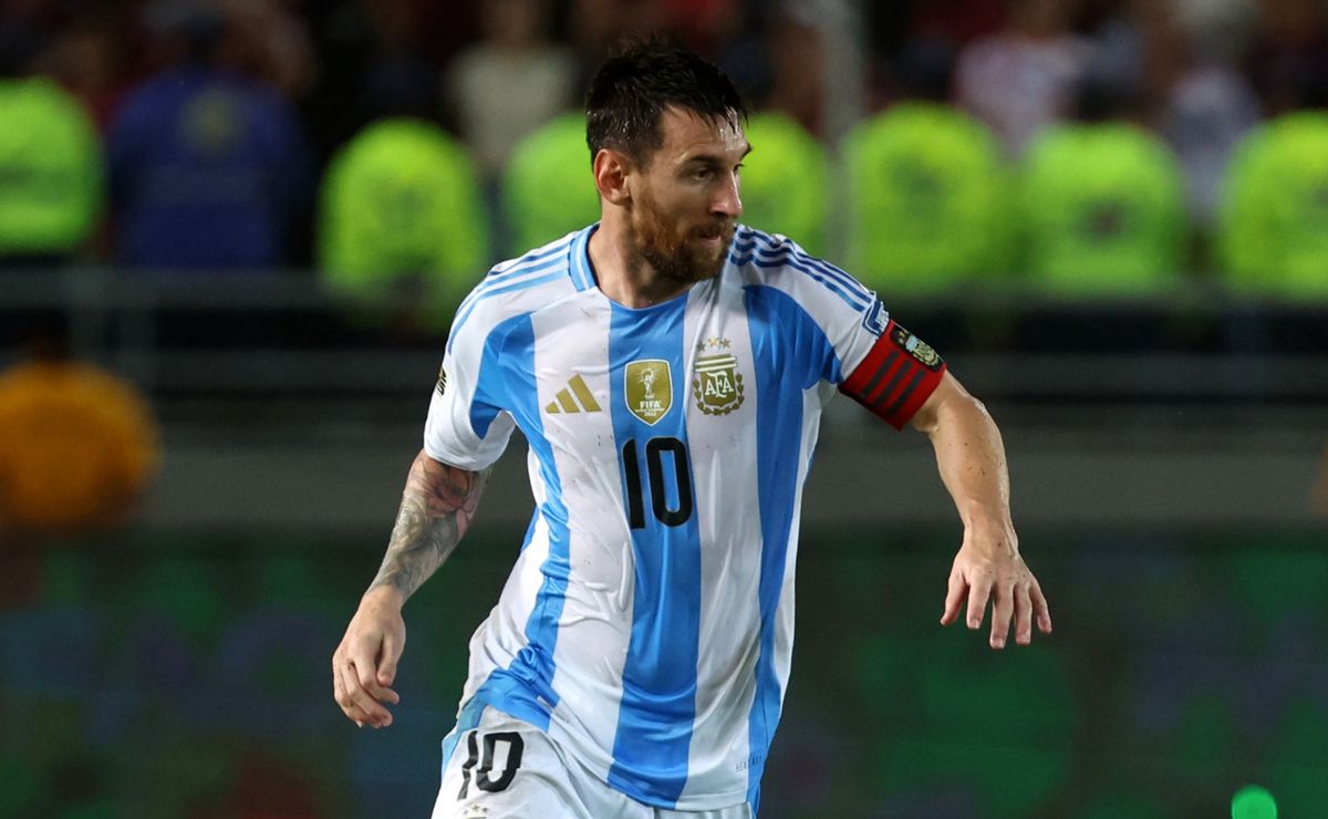 Video: Lionel Messi shines with a hat trick and two assists in ...
