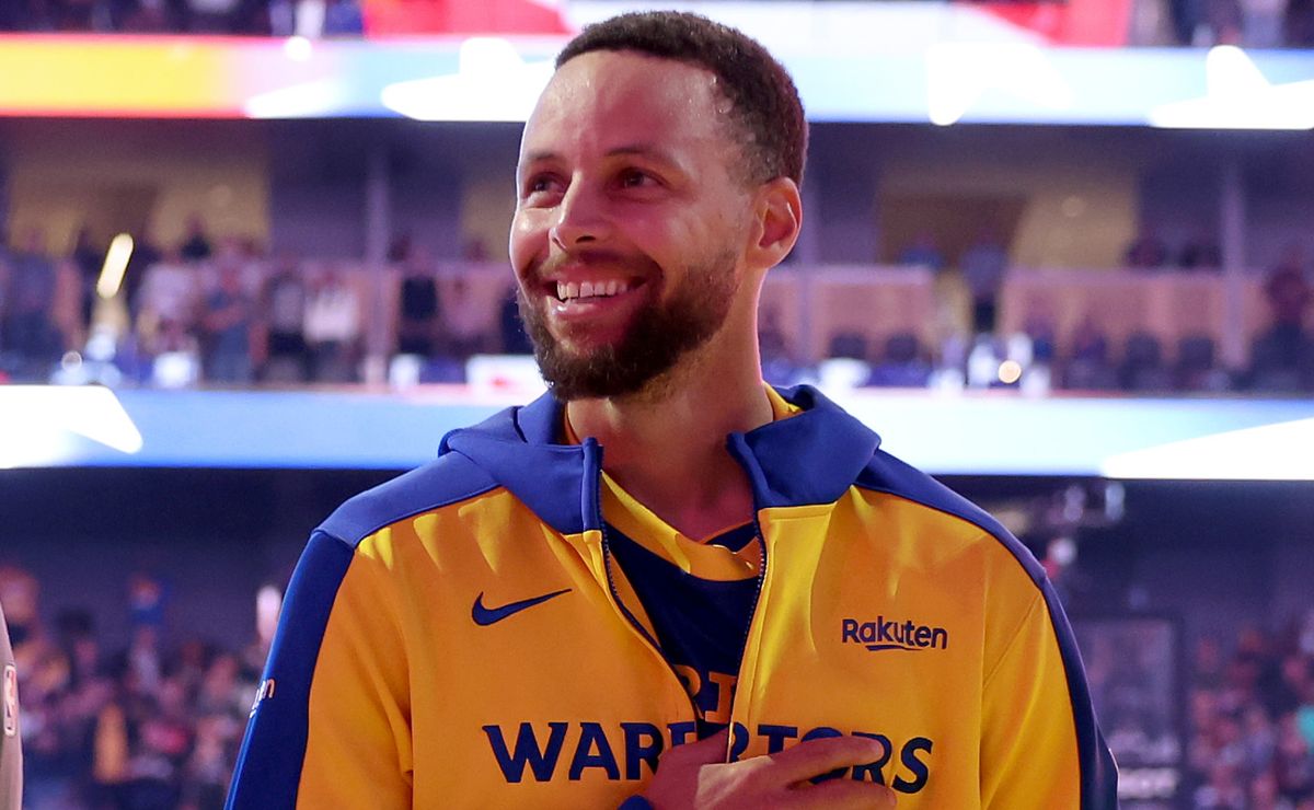 Warriors News: HC Kerr provides positive injury update on Stephen Curry ahead of season opener ...